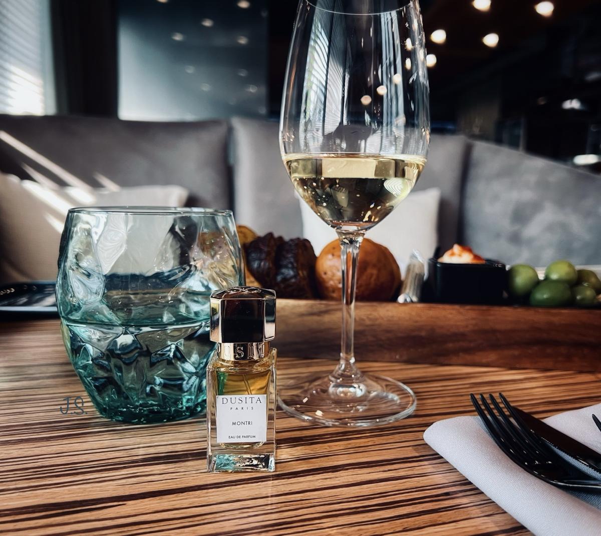 Montri Parfums Dusita 香水 - 一款 2022年 新的 中性 香水