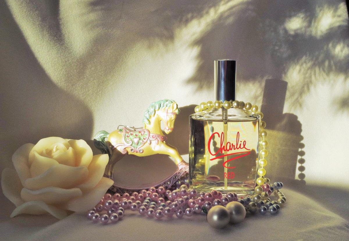 Charlie Red Revlon parfum - een geur voor dames 1993