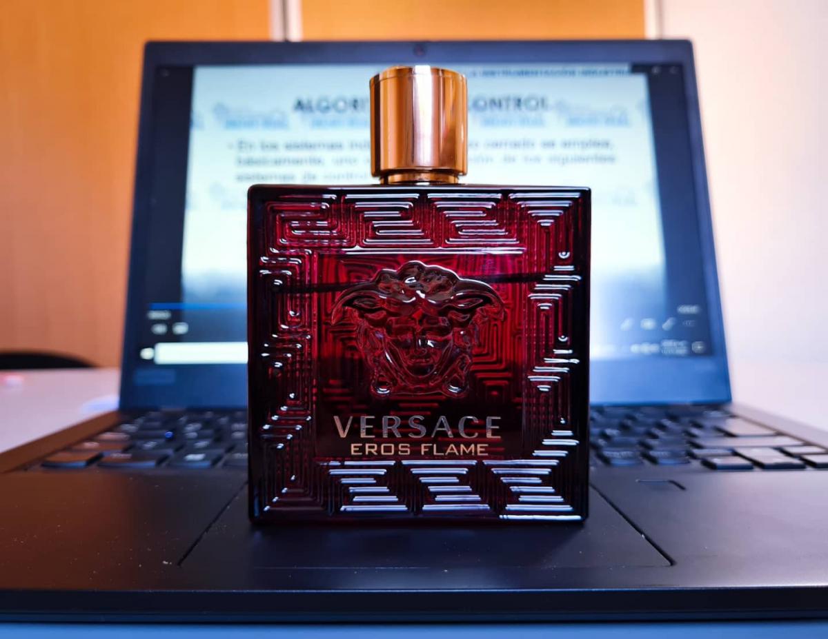 Eros Flame Versace Colonia - una fragancia para Hombres 2018