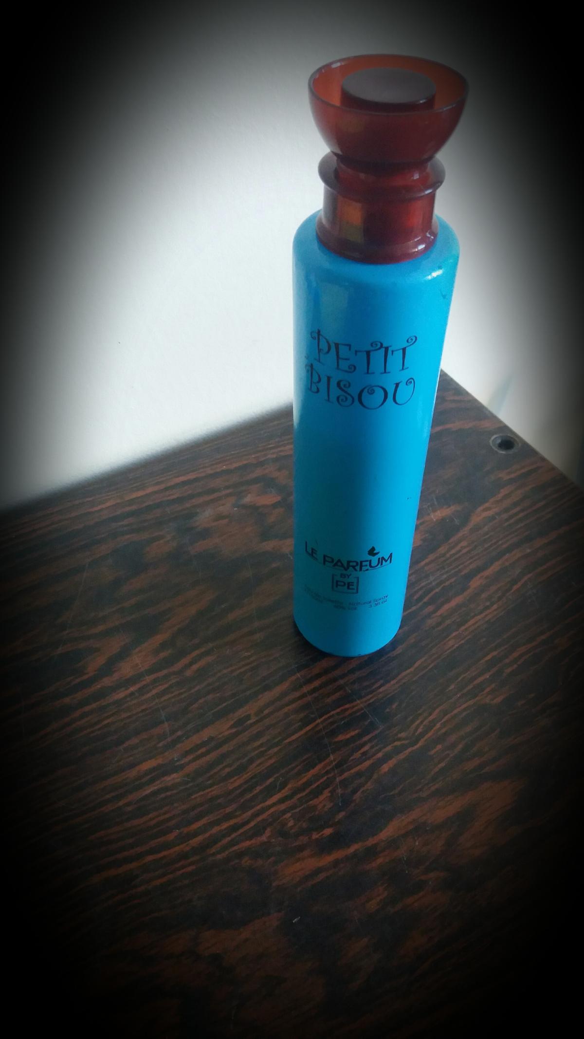 Petit Bisou Paris Elysees perfume - a fragrância Feminino 2011