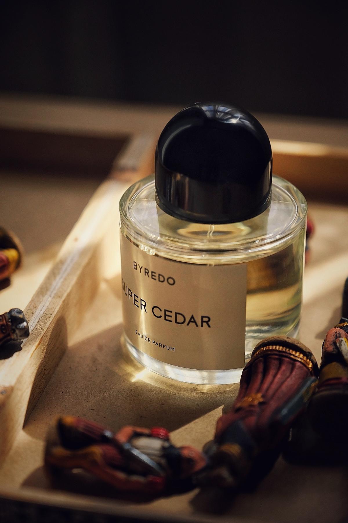 Super Cedar Byredo - una fragranza unisex 2016