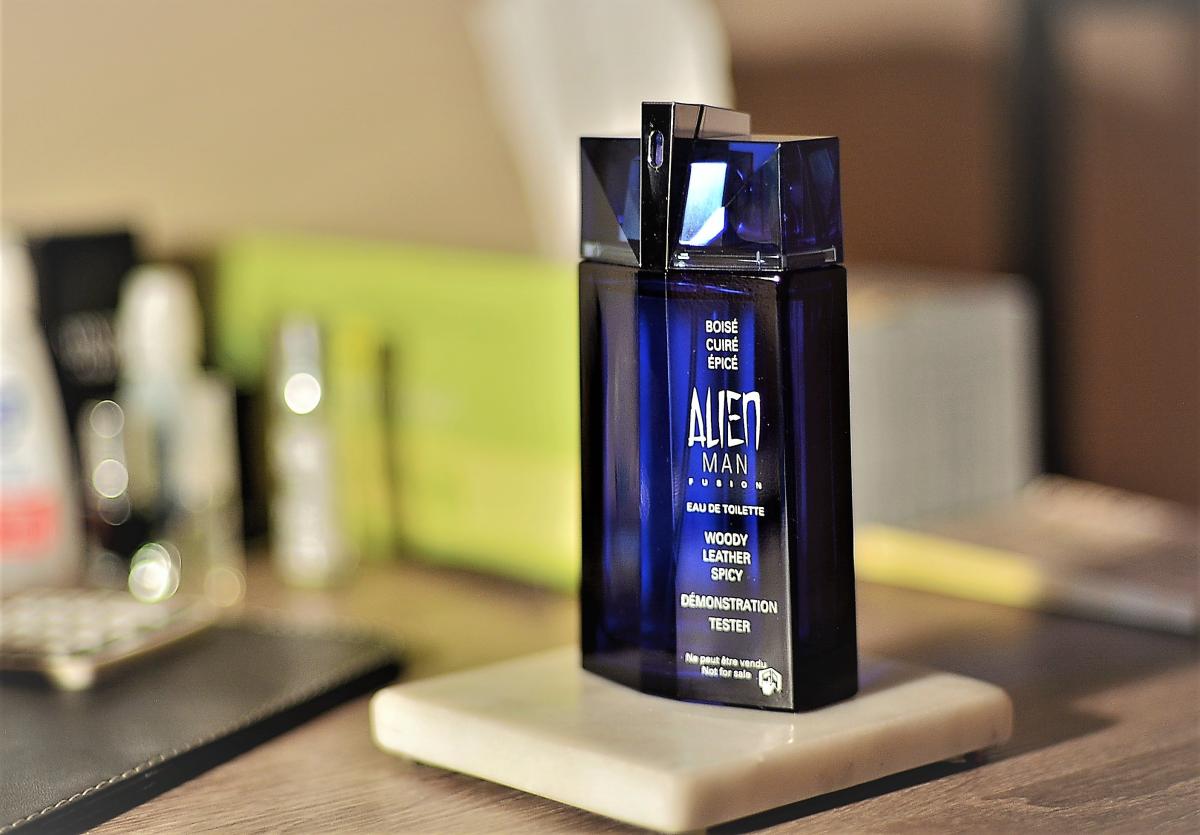 Alien Man Fusion Mugler Colonia - una fragancia para Hombres 2019