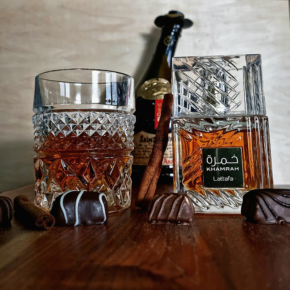 Khamrah Lattafa Perfumes 香水 - 一款 2022年 新的 中性 香水