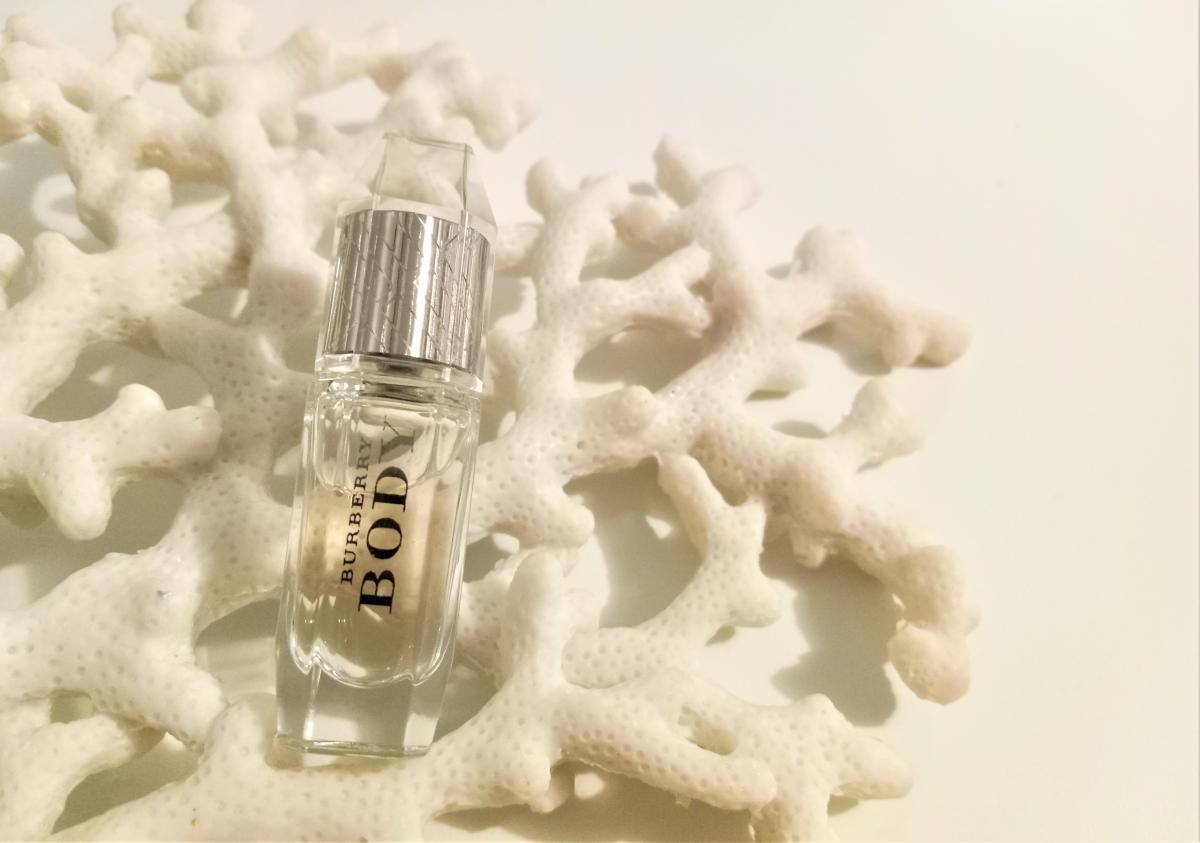 Body Burberry fragancia - una fragancia para Mujeres 2011
