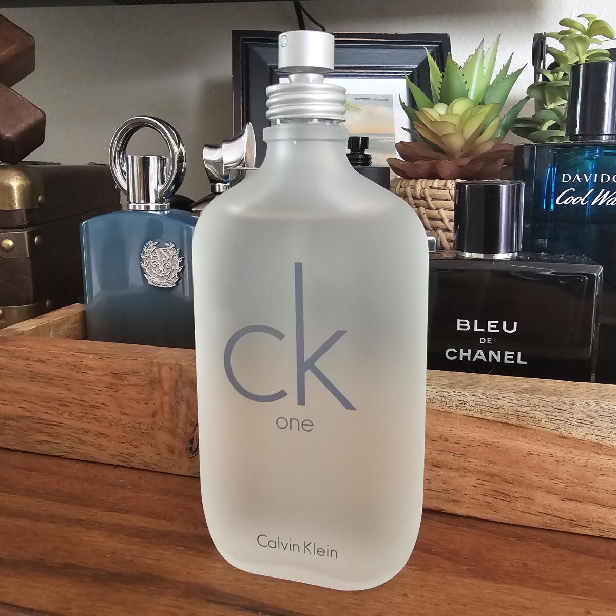CK One Calvin Klein fragancia - una fragancia para Hombres y Mujeres 1994