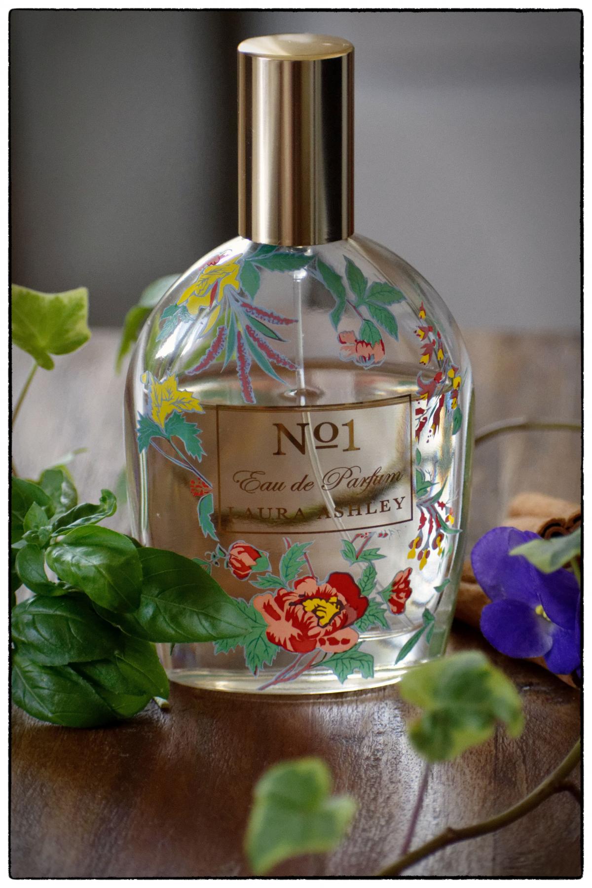 Laura Ashley No. 1 Laura Ashley perfumy - to perfumy dla kobiet 1979 Laura Ashley No. 1 Laura Ashley perfumy - to perfumy dla kobiet 1979