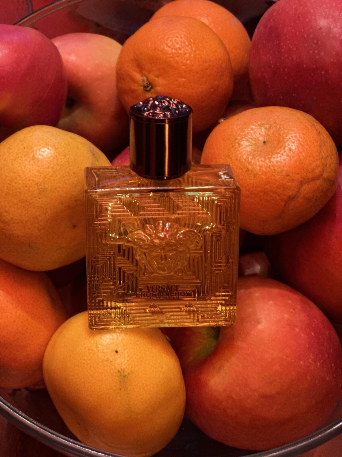 Eros Energy Versace Colonia - una nuevo fragancia para Hombres 2024