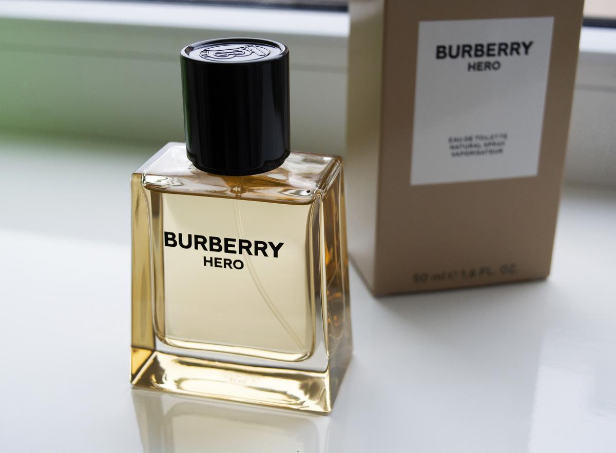 Hero Burberry Colonia - una fragancia para Hombres 2021