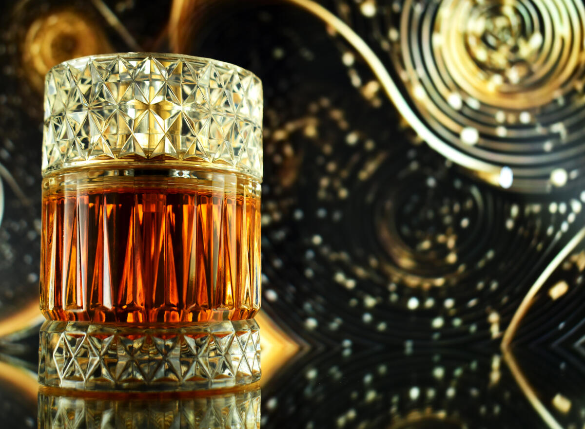 Sharaf Blend Zimaya Parfum - ein neues Parfum für Frauen und Männer 2023