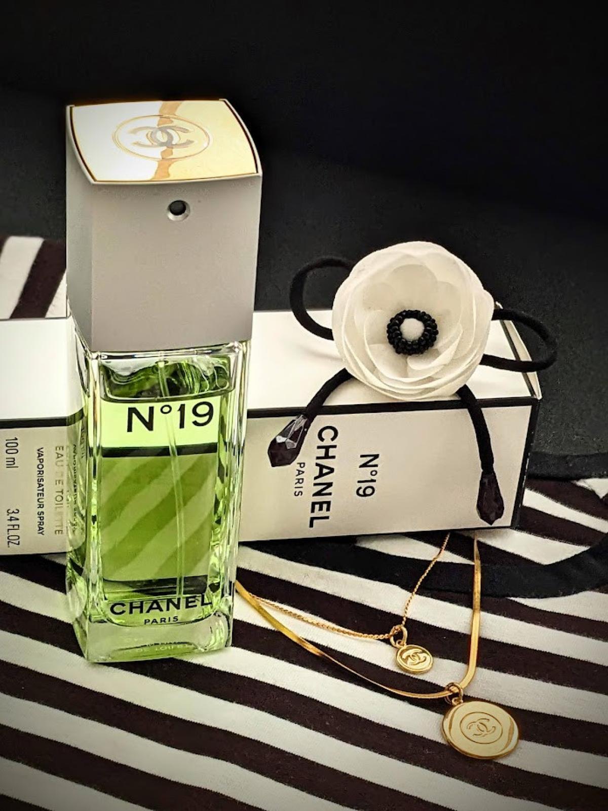 Chanel N°19 Chanel parfum - een geur voor dames 1970