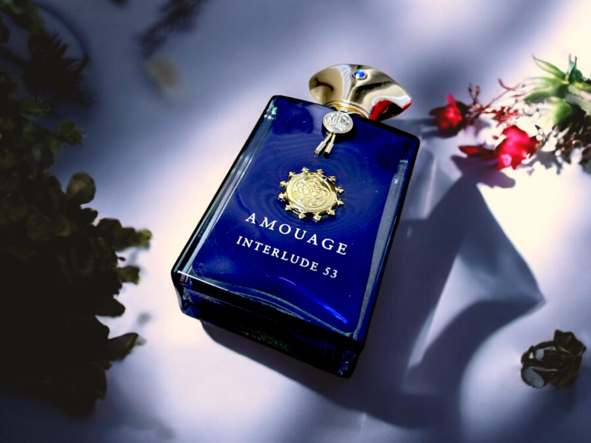 Interlude 53 Man Amouage Colonia - una fragancia para Hombres 2020