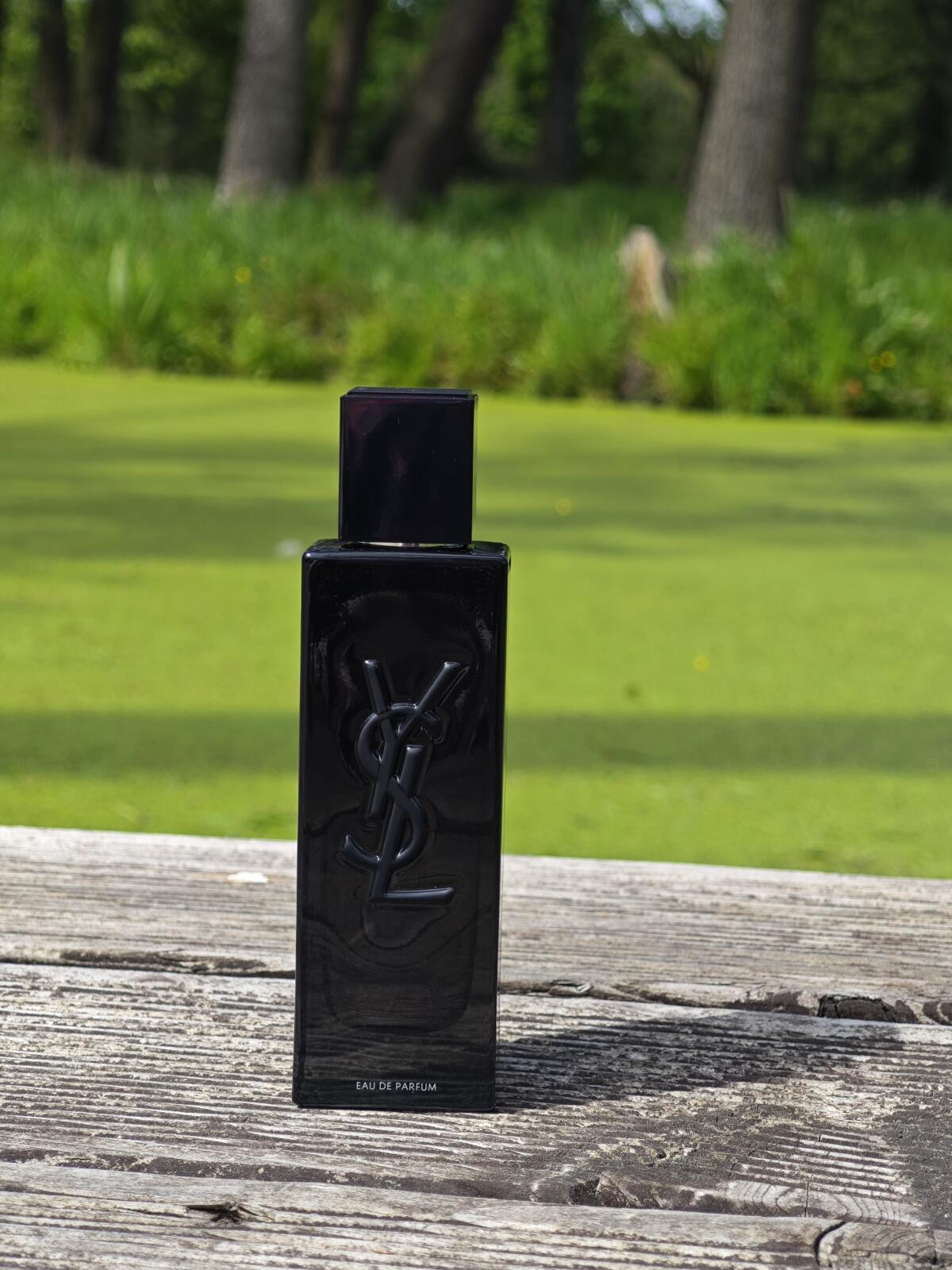 MYSLF Eau de Parfum Yves Saint Laurent Colonia - una nuevo fragancia para Hombres 2023