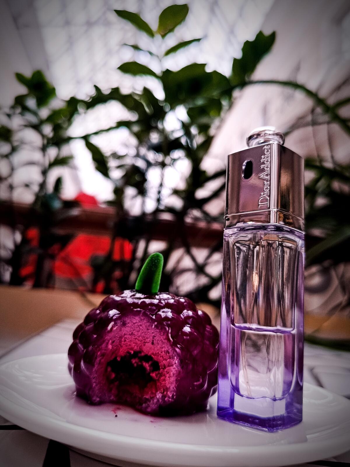 Dior Addict Eau Sensuelle Dior аромат — аромат для женщин 2012