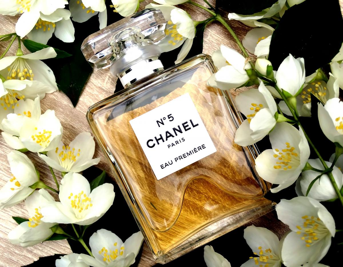 Chanel No 5 Eau Premiere (2015) Chanel عطر - a fragrance للنساء 2015