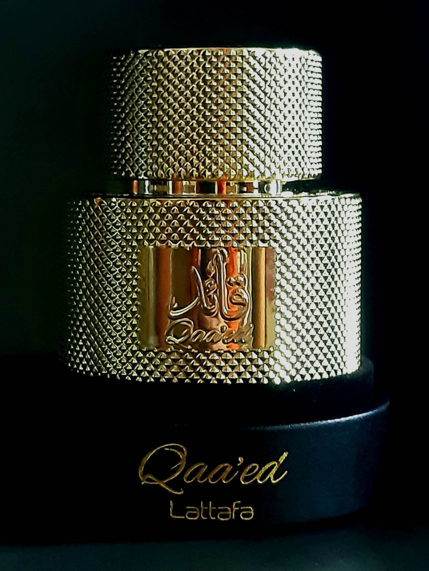 Qaa'ed Lattafa Perfumes - una fragranza unisex 2018