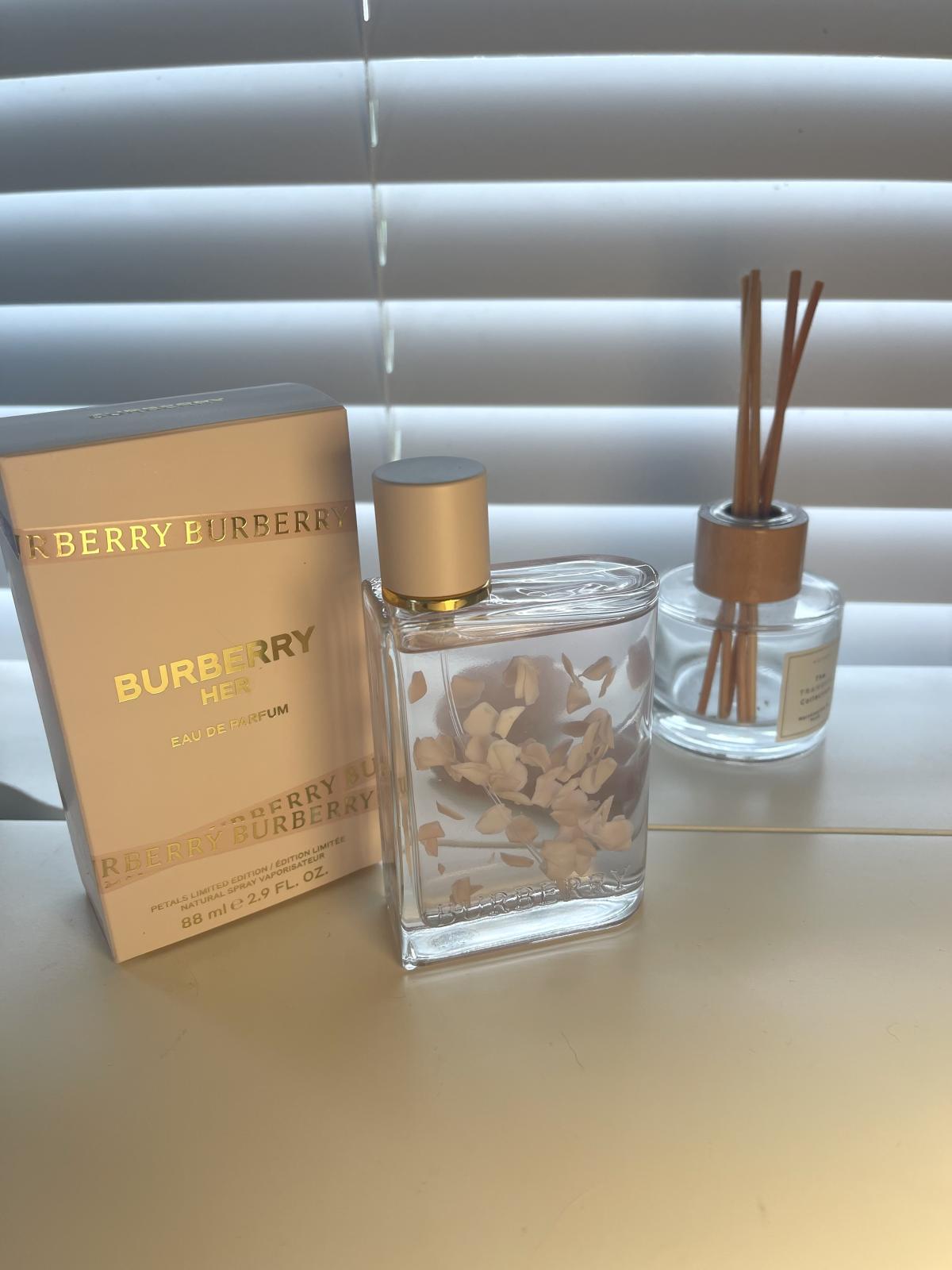 Burberry Her Petals Burberry perfumy - to nowe perfumy dla kobiet 2023