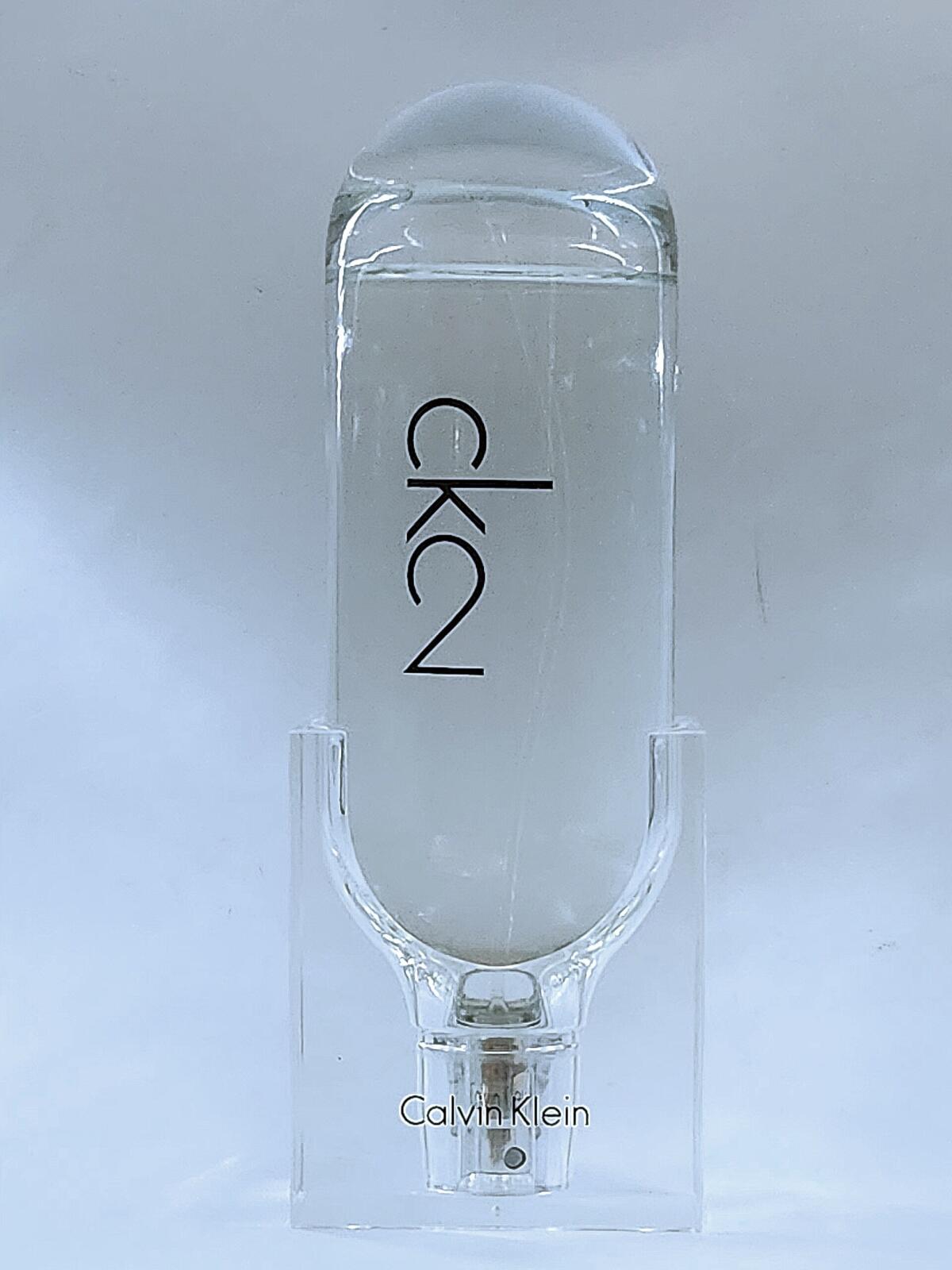 CK2 Calvin Klein - una fragranza unisex 2016