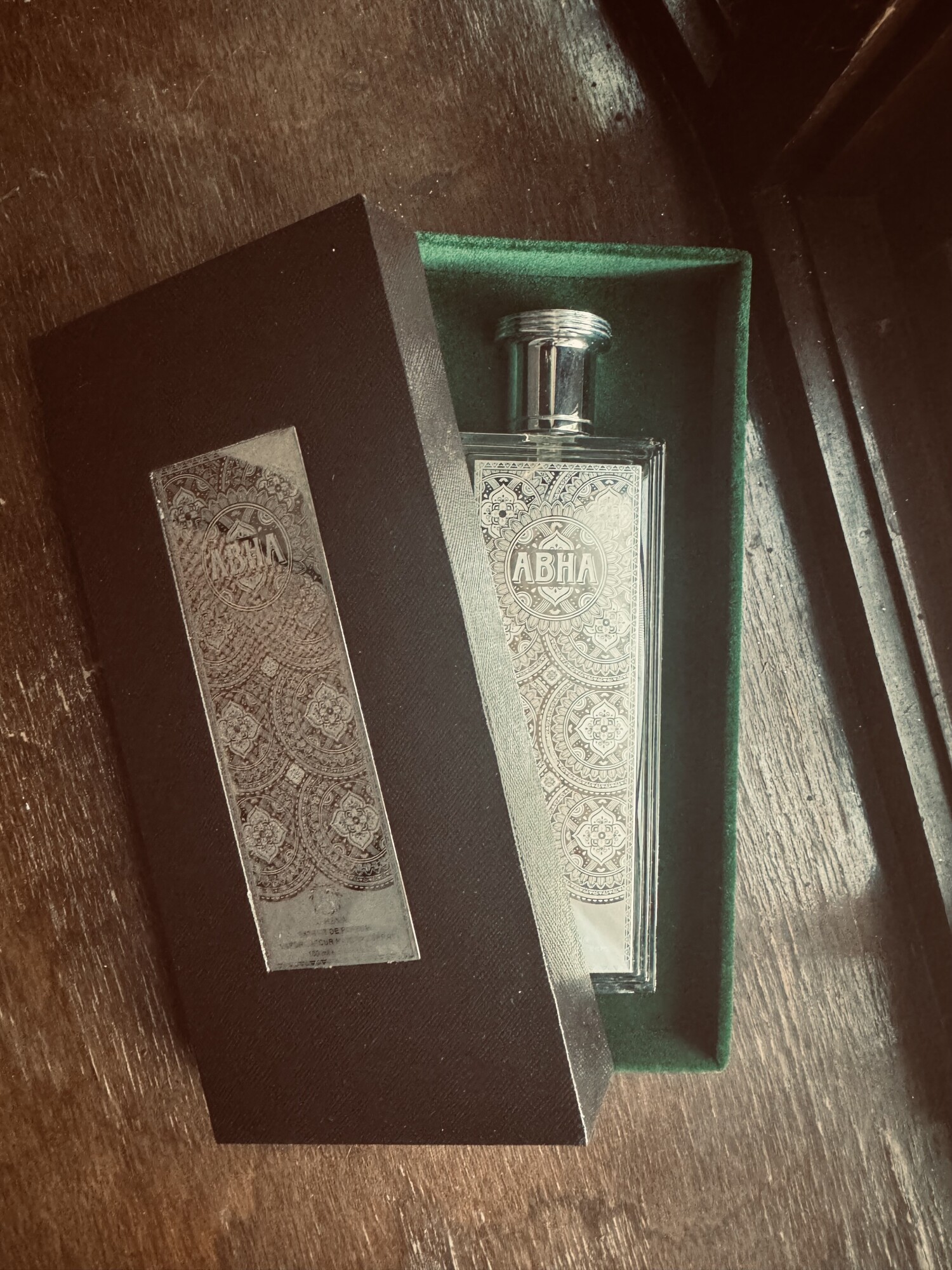 ABHA Athena Fragrances - una novità fragranza unisex 2023