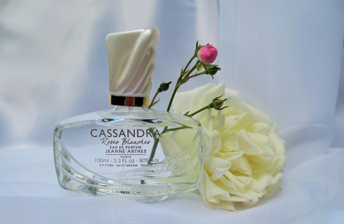 Cassandra Roses Blanches Jeanne Arthes аромат — аромат для женщин 2016