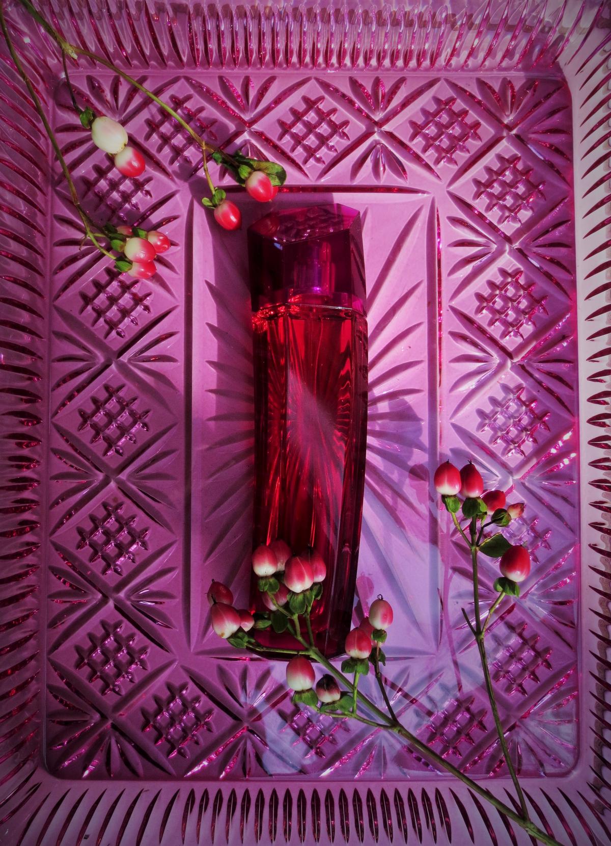 Escada Magnetism Escada parfem - parfem za žene 2003