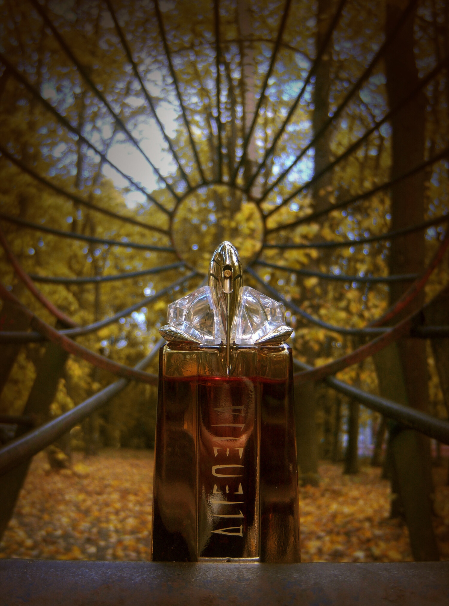 Alien Oud Majestueux Mugler аромат — аромат для женщин 2015