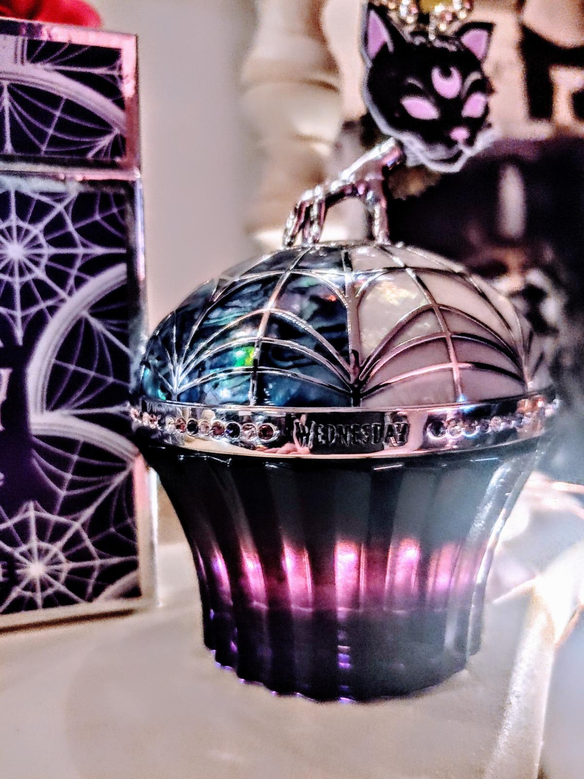 Wednesday House Of Sillage аромат — новый аромат для мужчин и женщин 2023