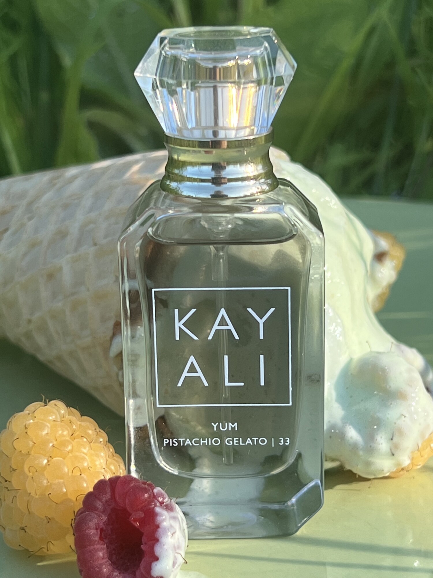 Yum Pistachio Gelato | 33 Kayali Fragrances parfum - een nieuwe geur ...