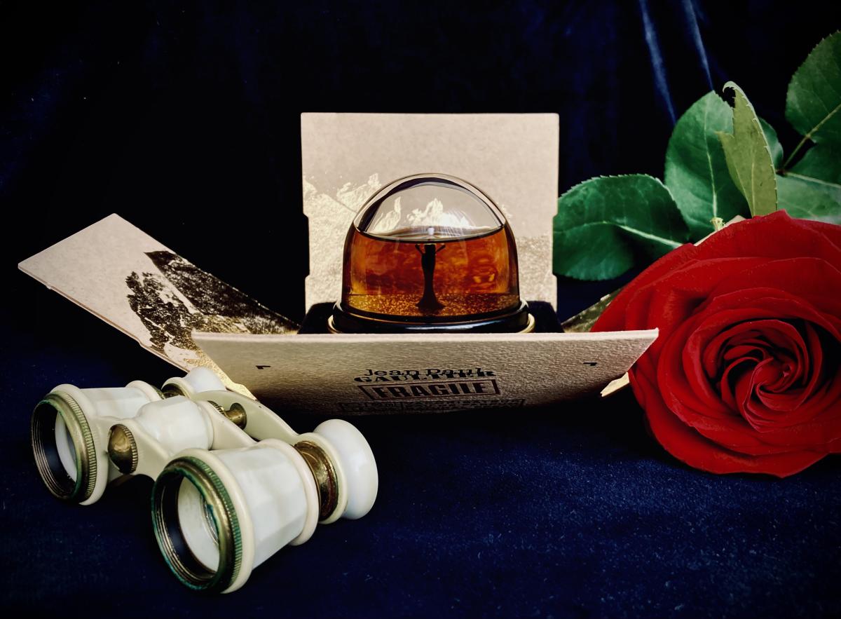 Fragile Jean Paul Gaultier fragancia - una fragancia para Mujeres 1999