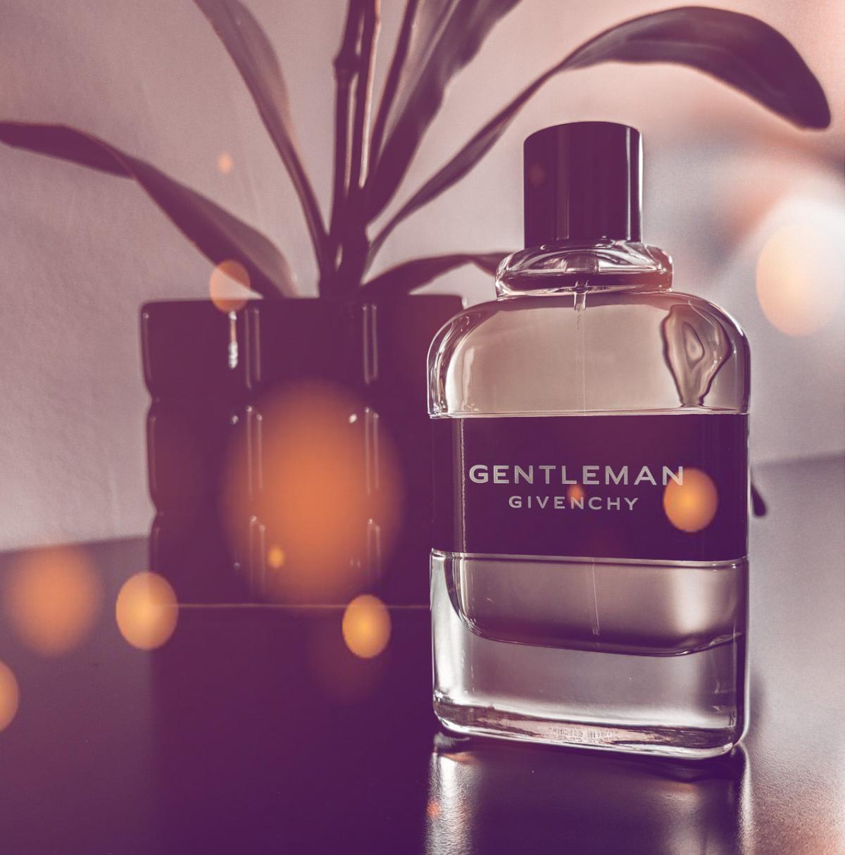 Gentleman (2017) Givenchy Colonia - una fragancia para Hombres 2017