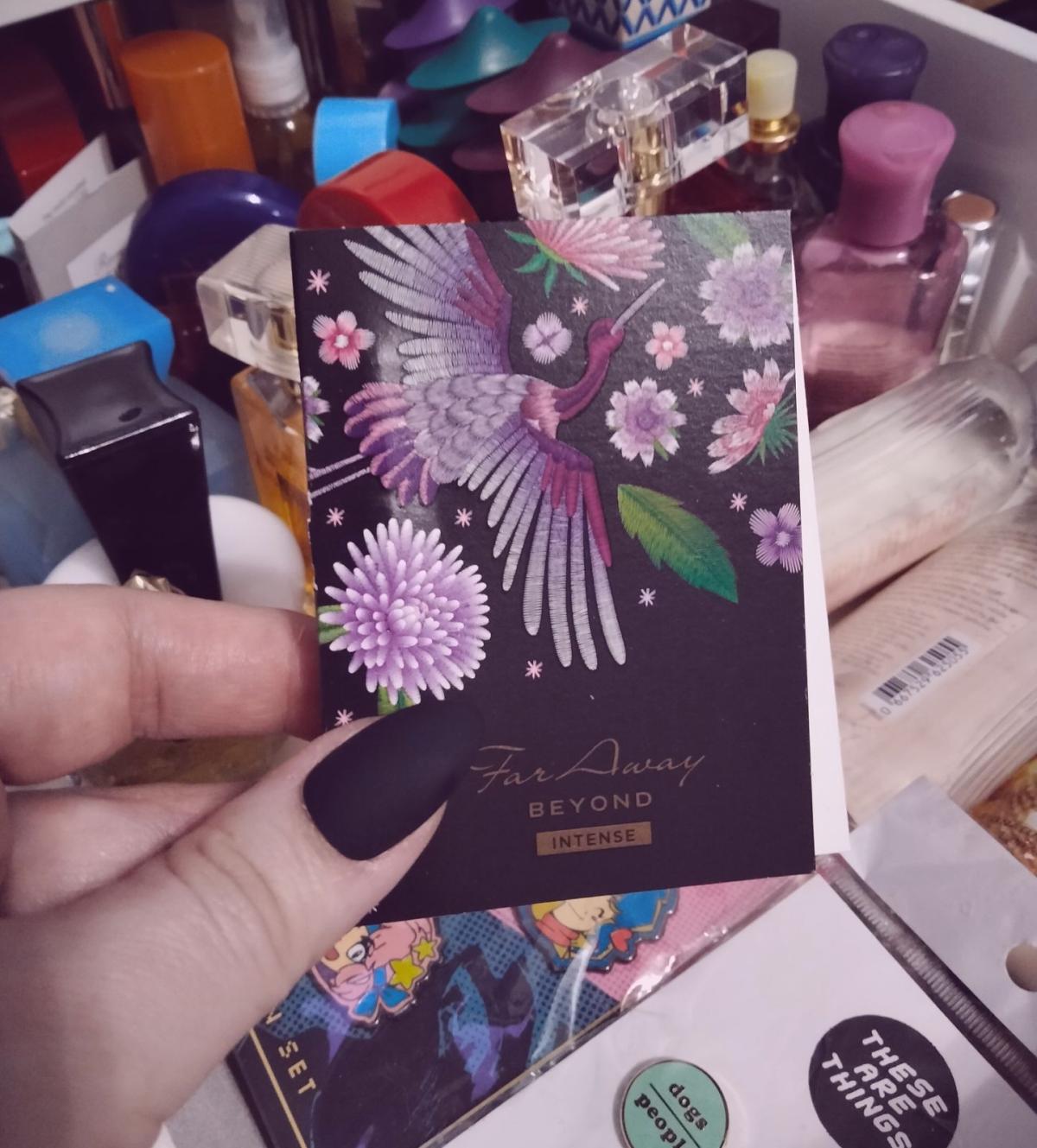 Far Away Beyond Intense Avon Parfum - ein neues Parfum für Frauen 2022