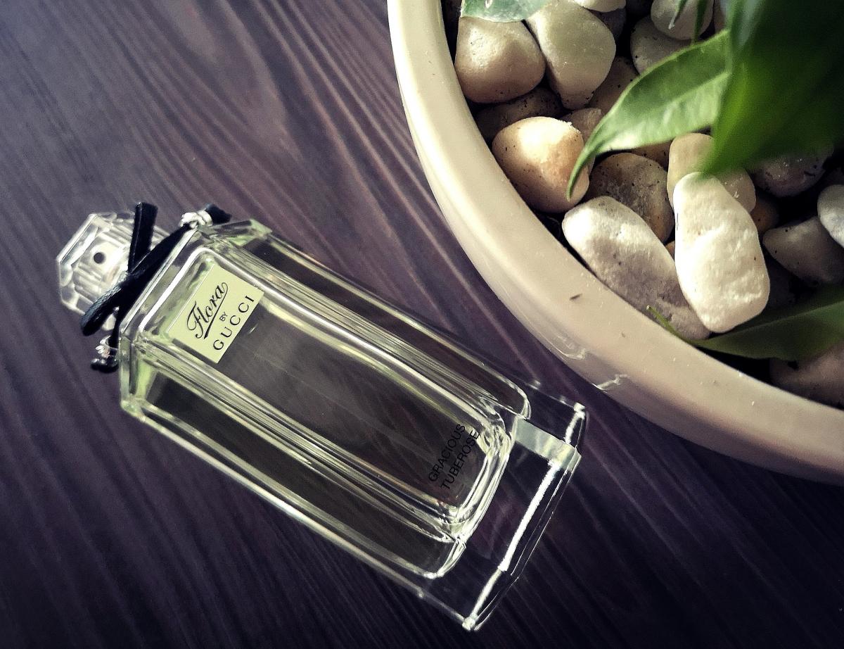 Flora by Gucci Gracious Tuberose Gucci fragancia - una fragancia para ...