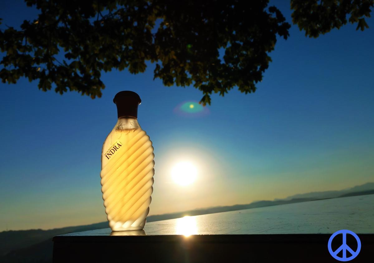 Indra Ulric de Varens fragancia - una fragancia para Mujeres