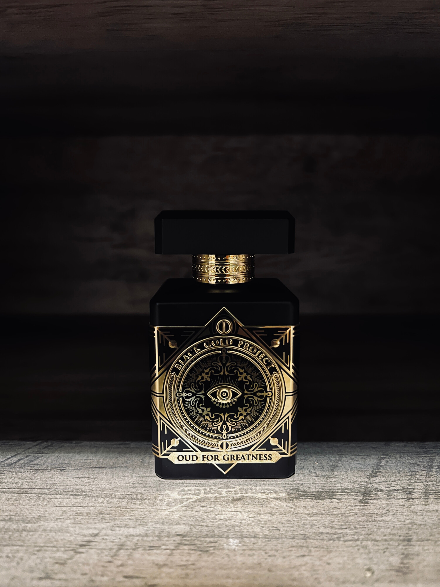 Oud for Greatness Initio Parfums Prives - una fragranza unisex 2018