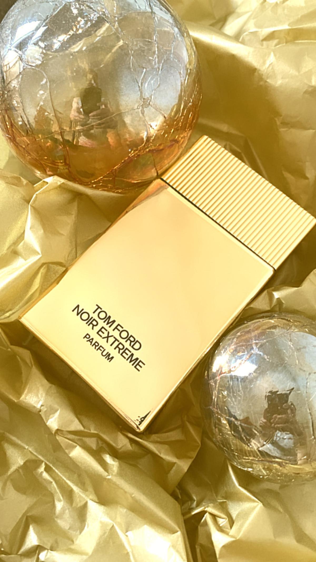 Noir Extreme Parfum Tom Ford - una novità fragranza da uomo 2022