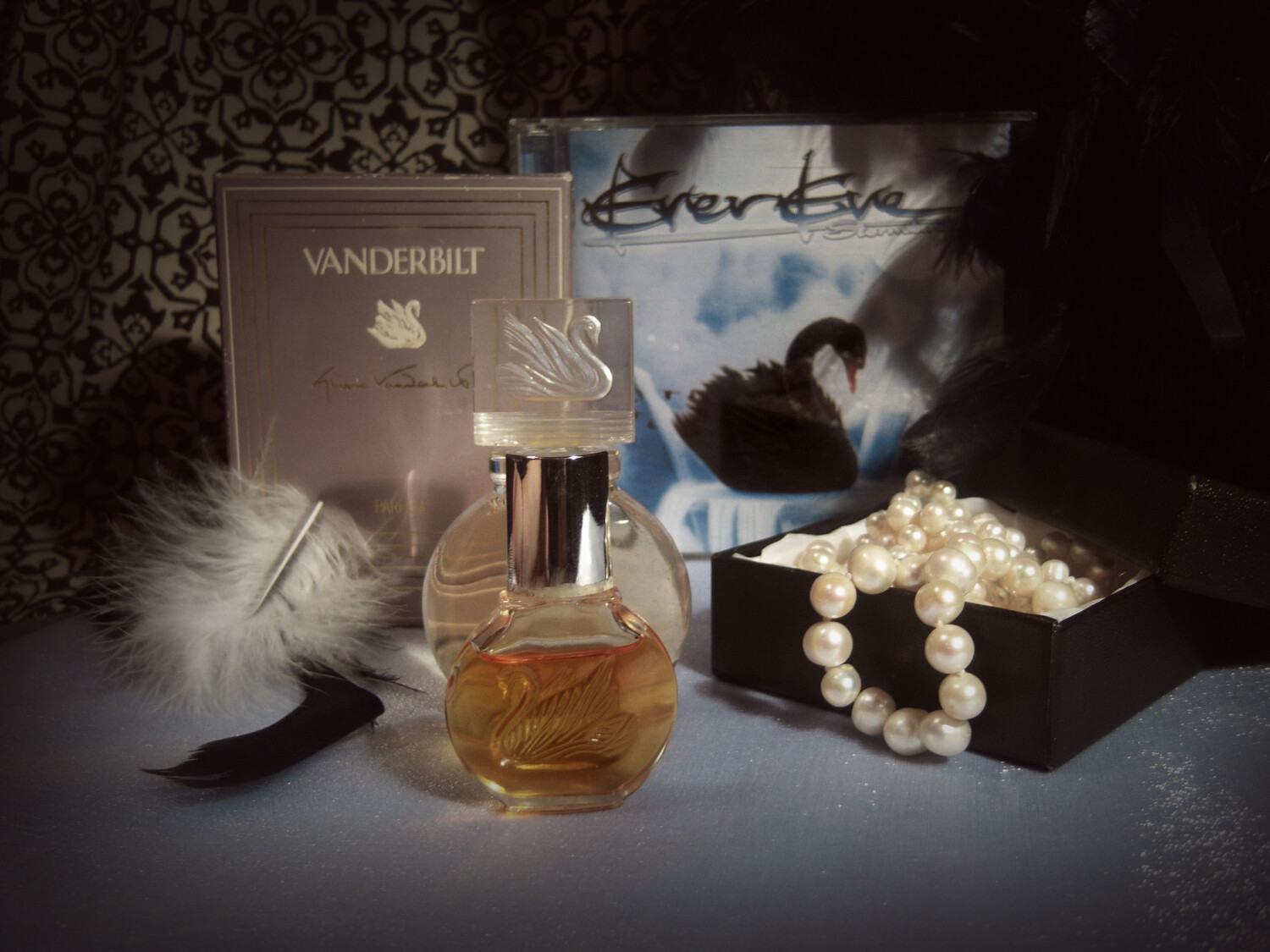 Vanderbilt Gloria Vanderbilt parfum - een geur voor dames 1982