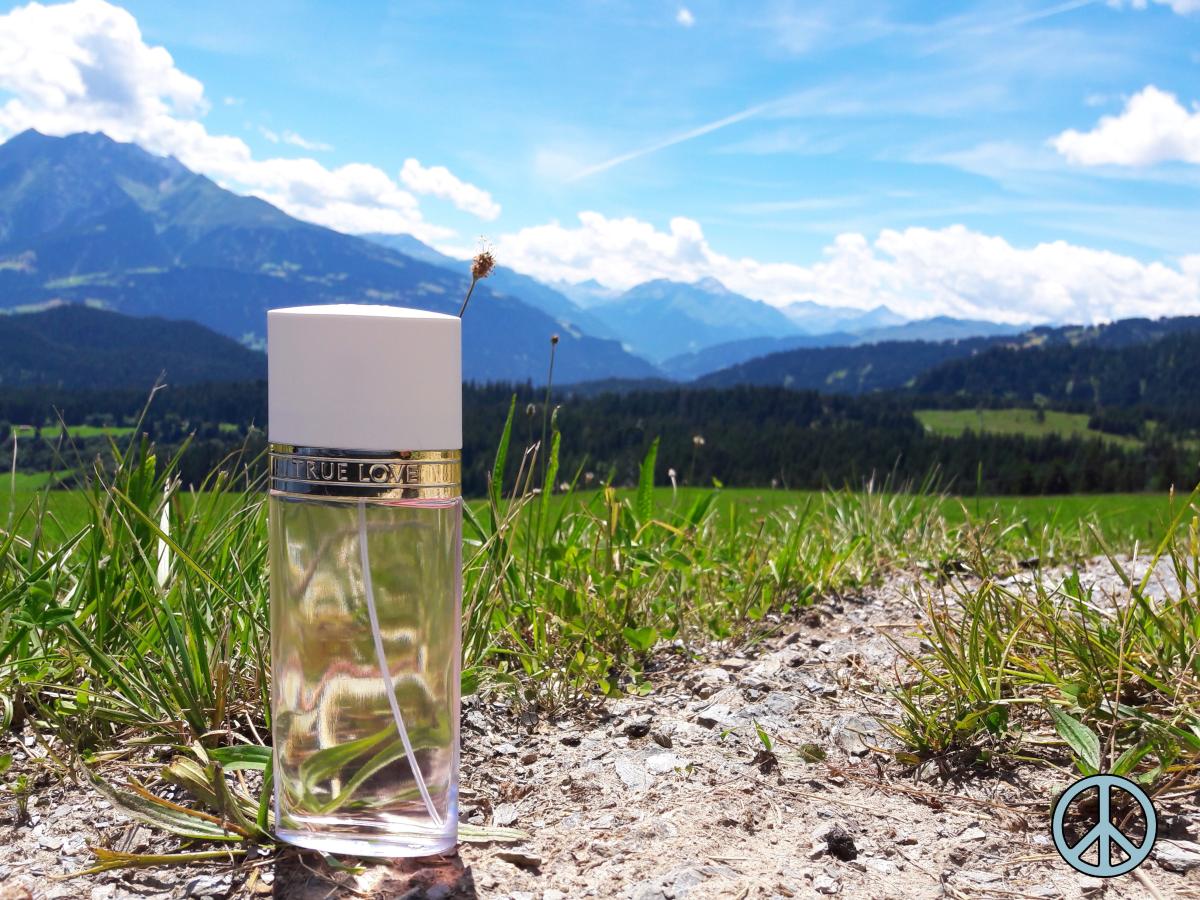 True Love Elizabeth Arden perfume - a fragrância Feminino 1994