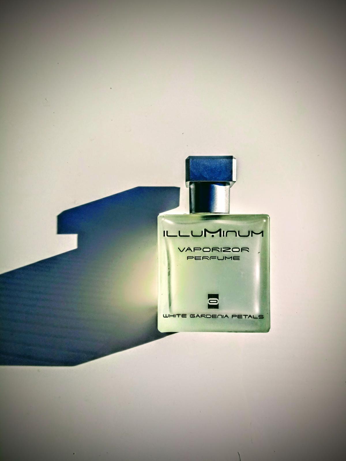 White Gardenia Petals Illuminum parfum - een geur voor dames en heren 2011