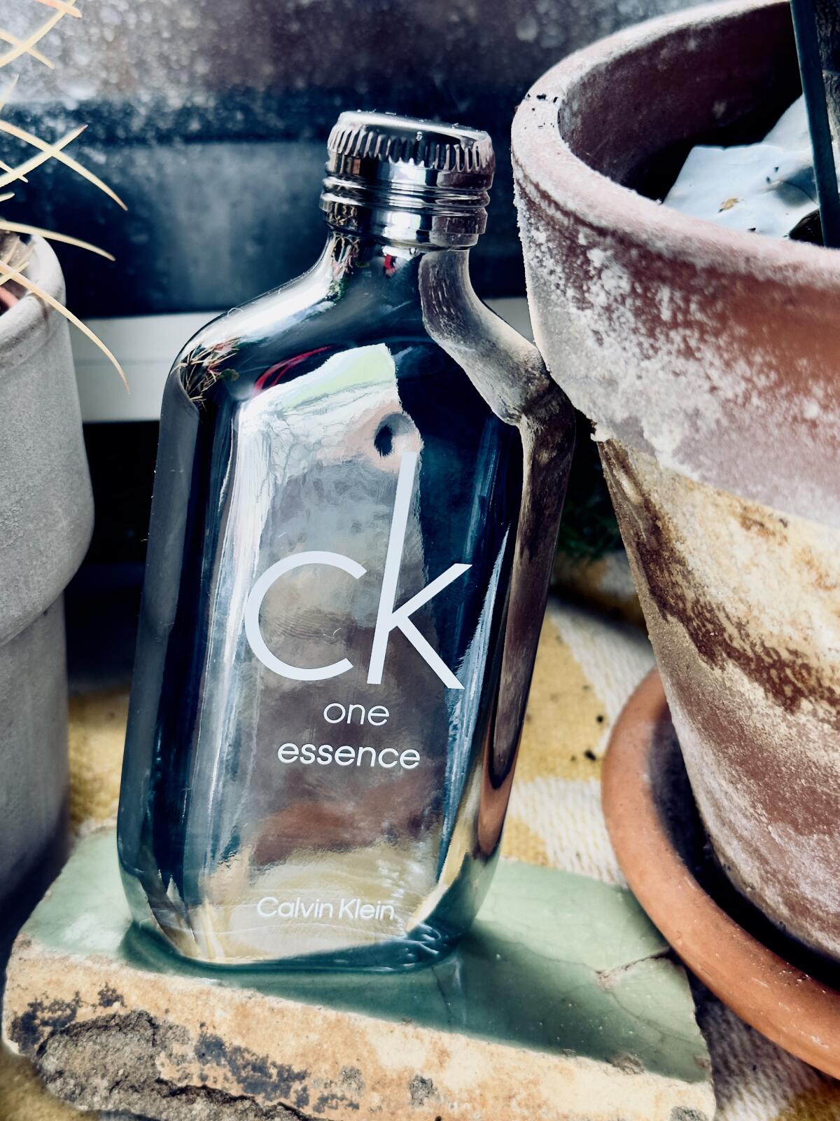 CK One Essence Calvin Klein fragancia - una nuevo fragancia para Hombres y Mujeres 2024