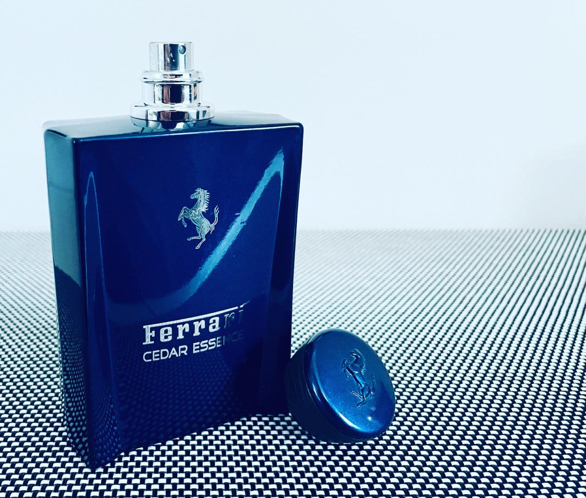 Cedar Essence Ferrari Colonia - una fragancia para Hombres 2014