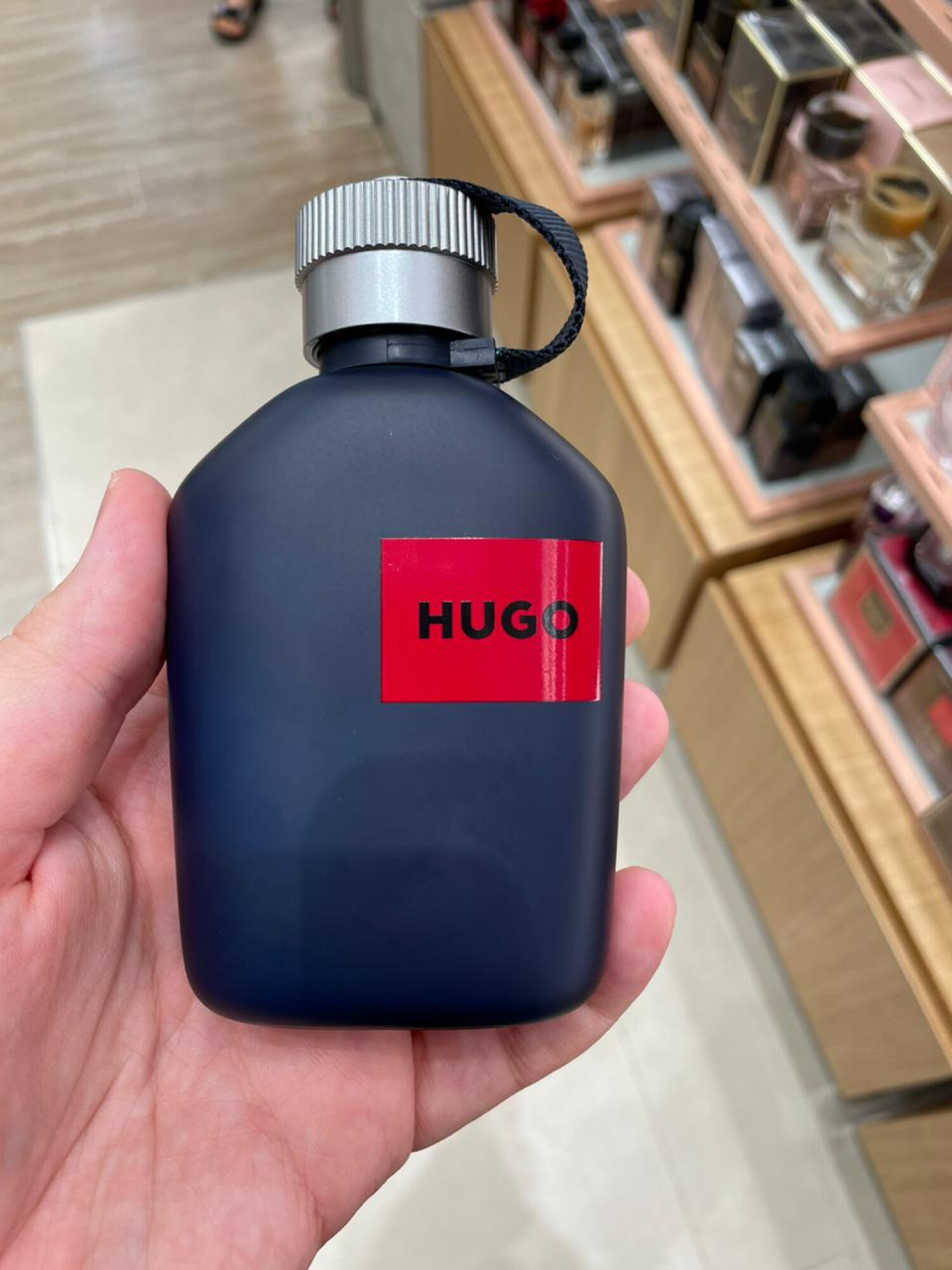 Hugo Jeans Man Hugo Boss Colonia - una nuevo fragancia para Hombres 2022