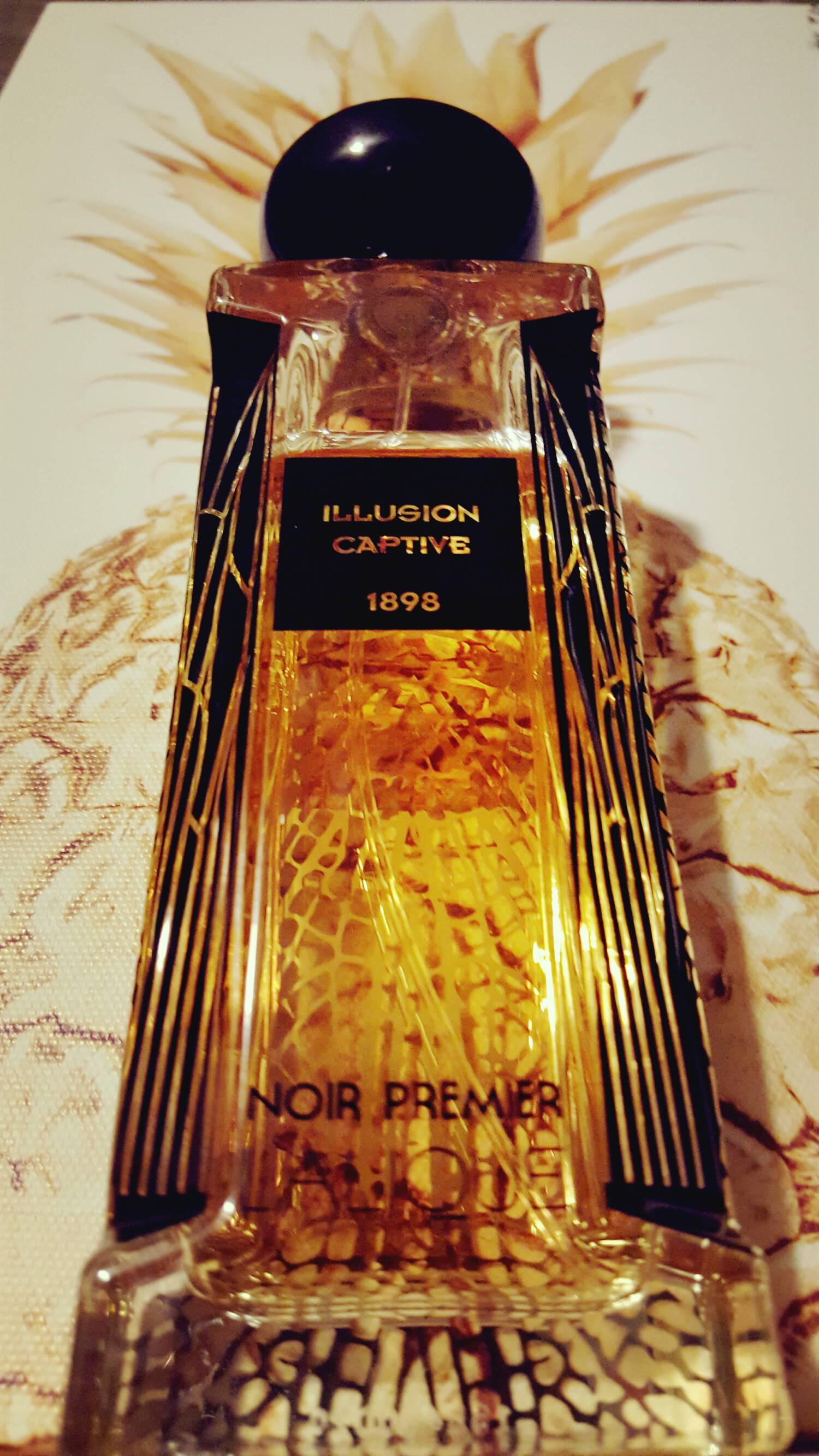 Illusion Captive Lalique parfum - un parfum pour homme et femme 2017