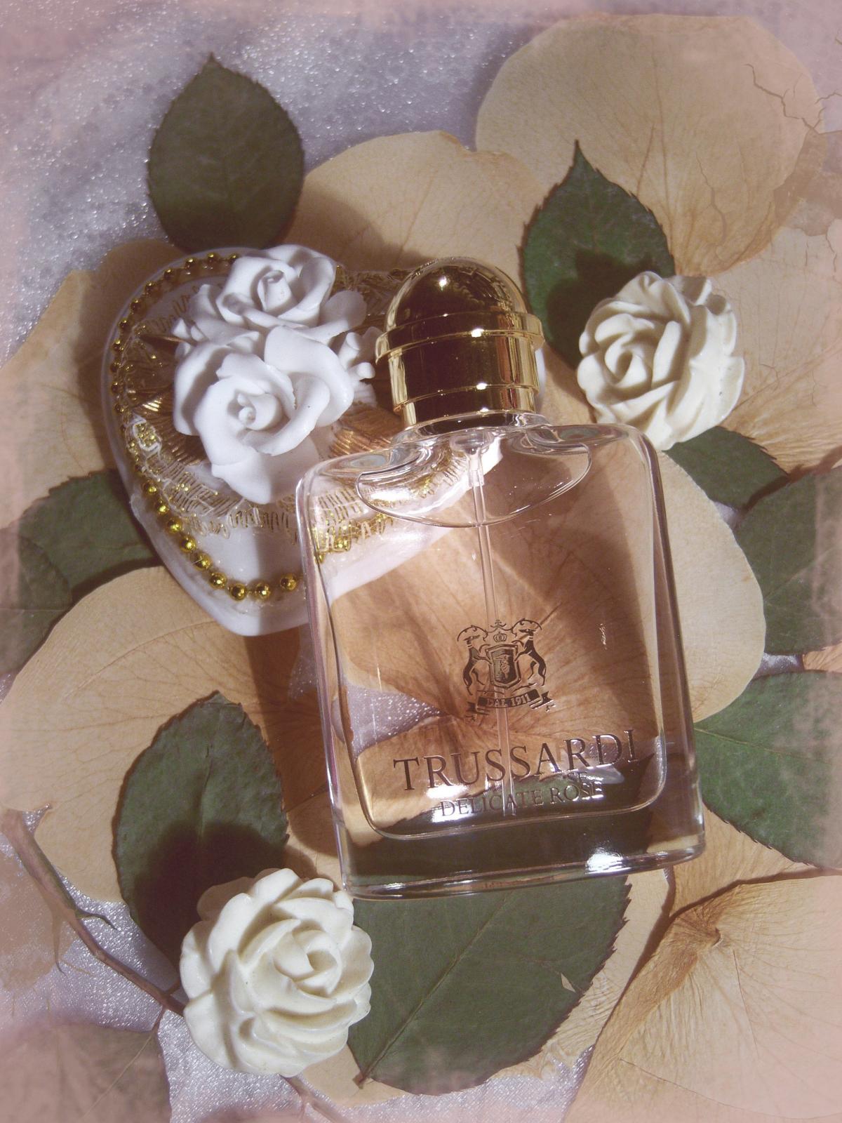 Trussardi Delicate Rose Trussardi parfum - un parfum de dama 2012