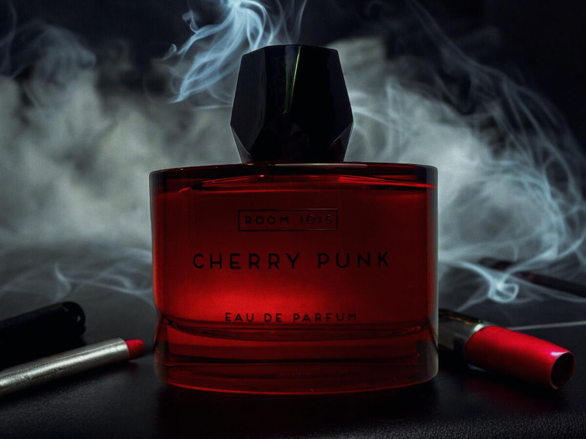 Cherry Punk Room 1015 - una fragranza unisex 2020