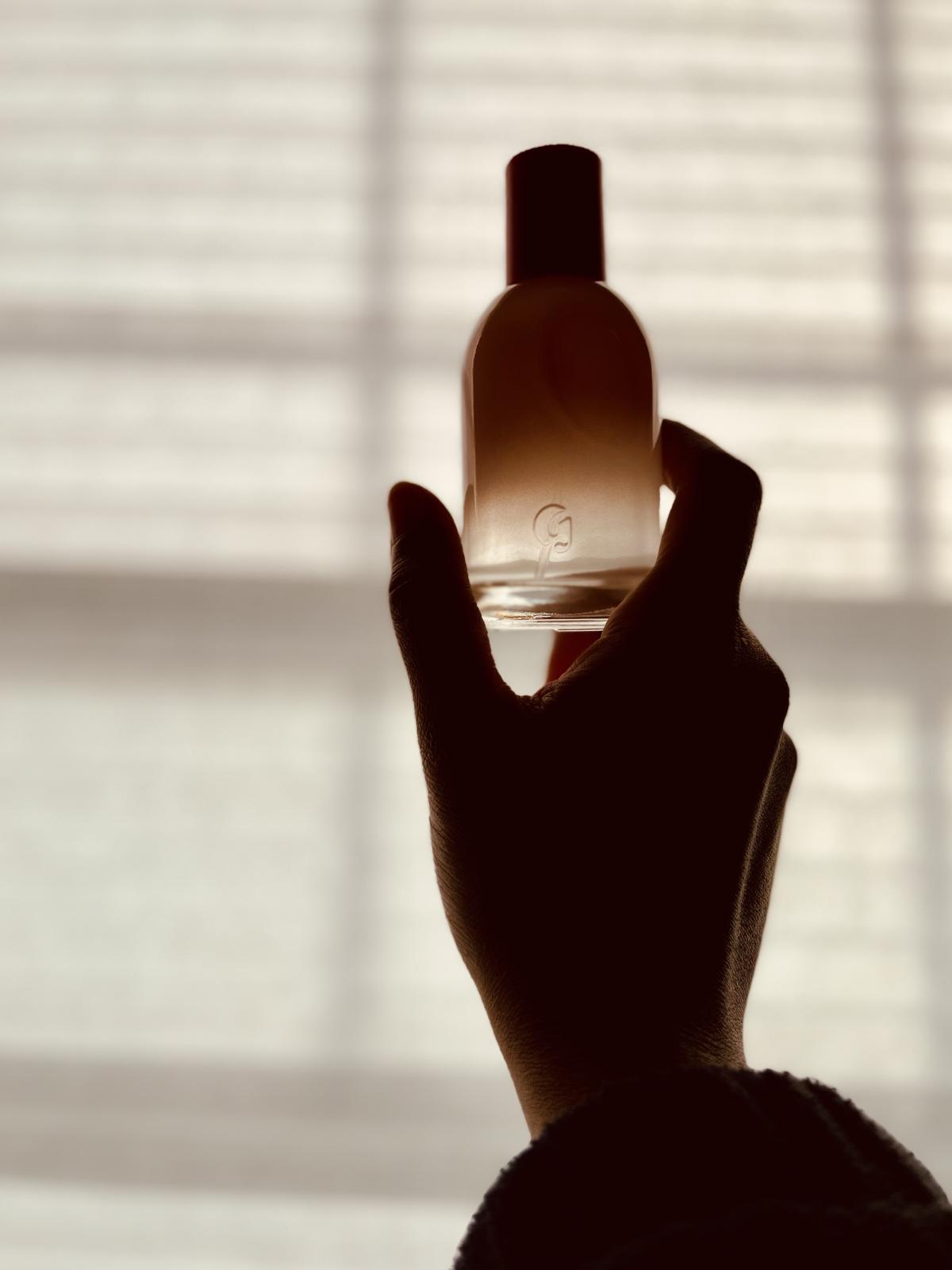 You Glossier 香水 - 一款 2017年 中性 香水