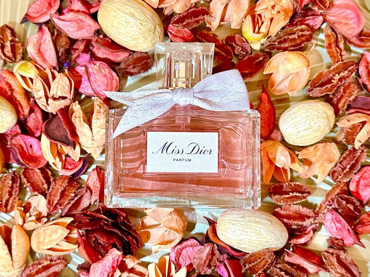 Miss Dior Parfum (2024) Dior Parfum - ein neues Parfum für Frauen 2024