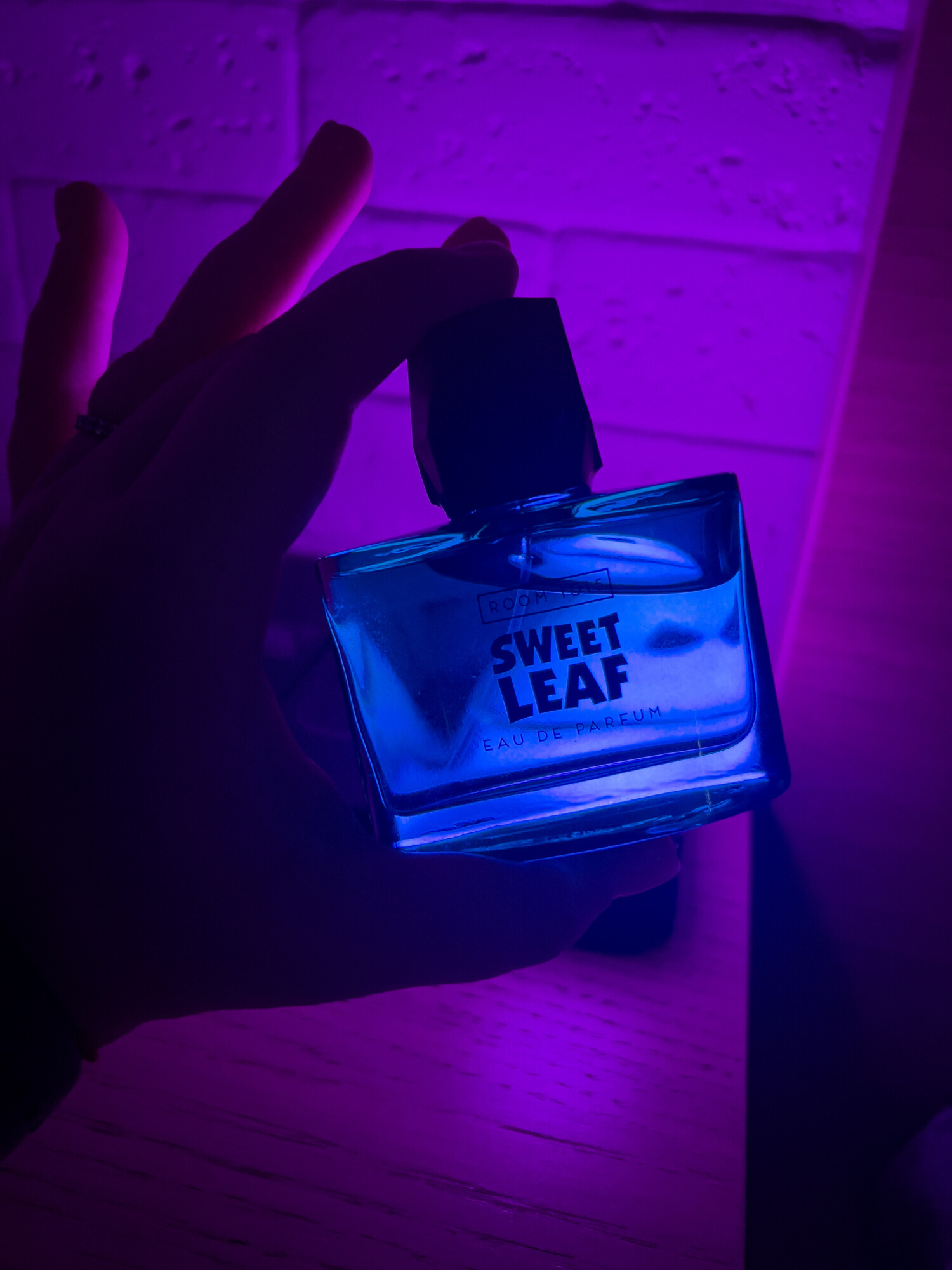 Sweet Leaf Room 1015 fragancia - una fragancia para Hombres y Mujeres 2021
