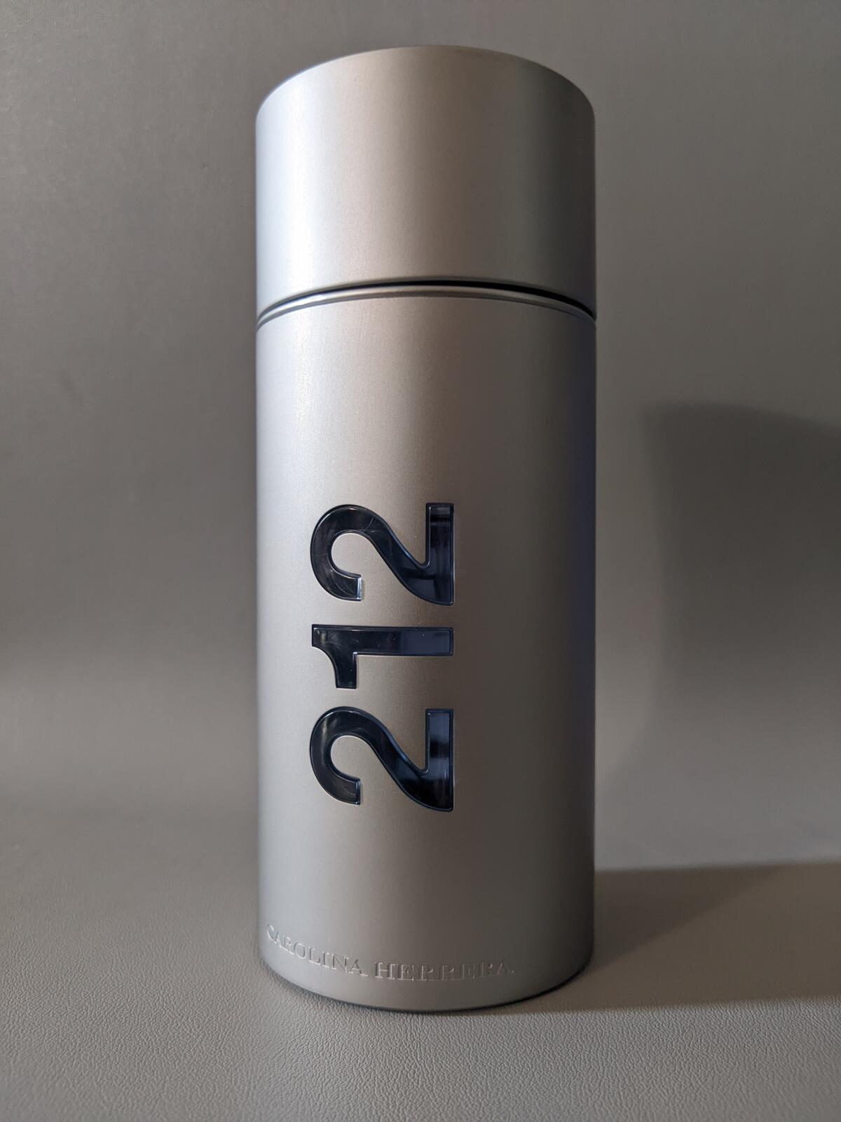 212 Men Carolina Herrera Colônia - a fragrância Masculino 1999